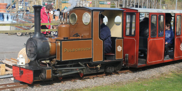 Pulbourgh Train Station - Discover Pulborough